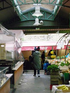 LE MARCHÉ DES ENFANTS ROUGES